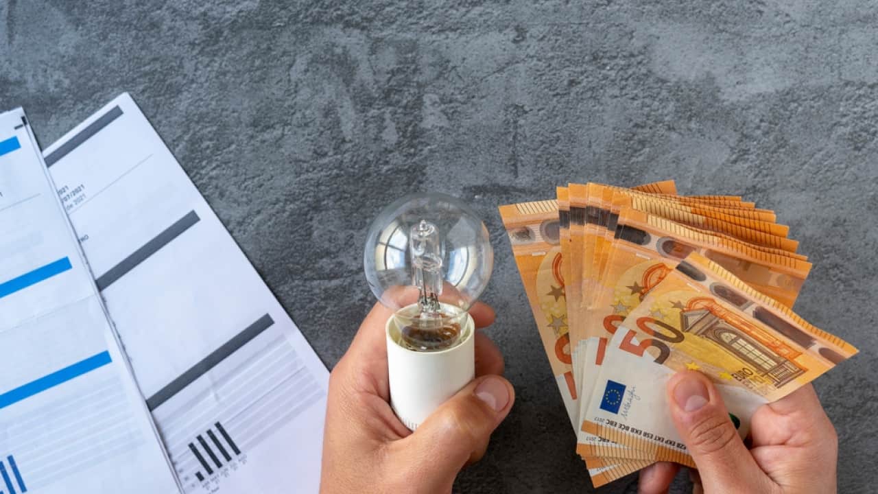 Λογαριασμοί ενέργειας: Στα σκαριά ρυθμίσεις από τους παρόχους - Πόσα ...